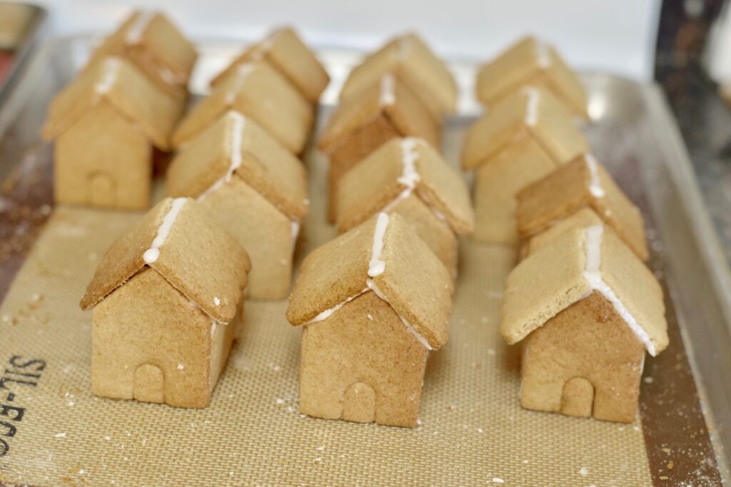 How to Make Mini Gluten Free Gingerbread Houses - Beneficial Bento